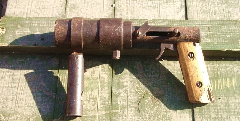 How to Make Homemade Weapons: Self-Defence and Survival Projects