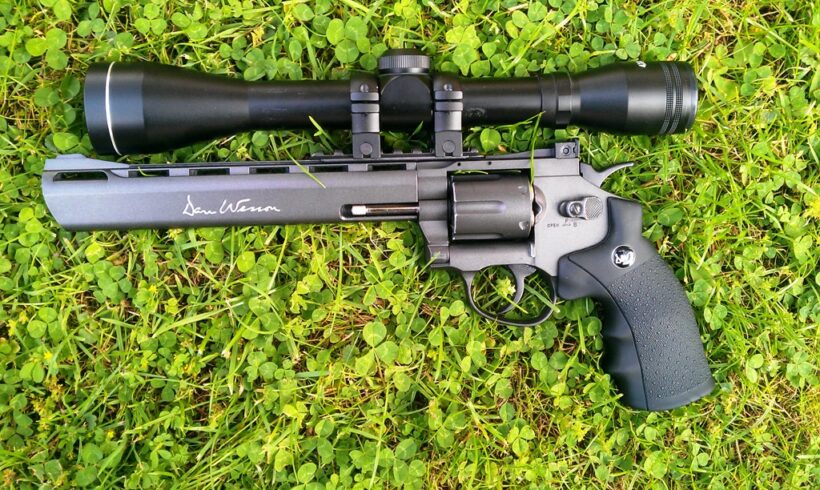 Best Revolver Scopes: Expert’s Buying Advice and Top Picks Reviews